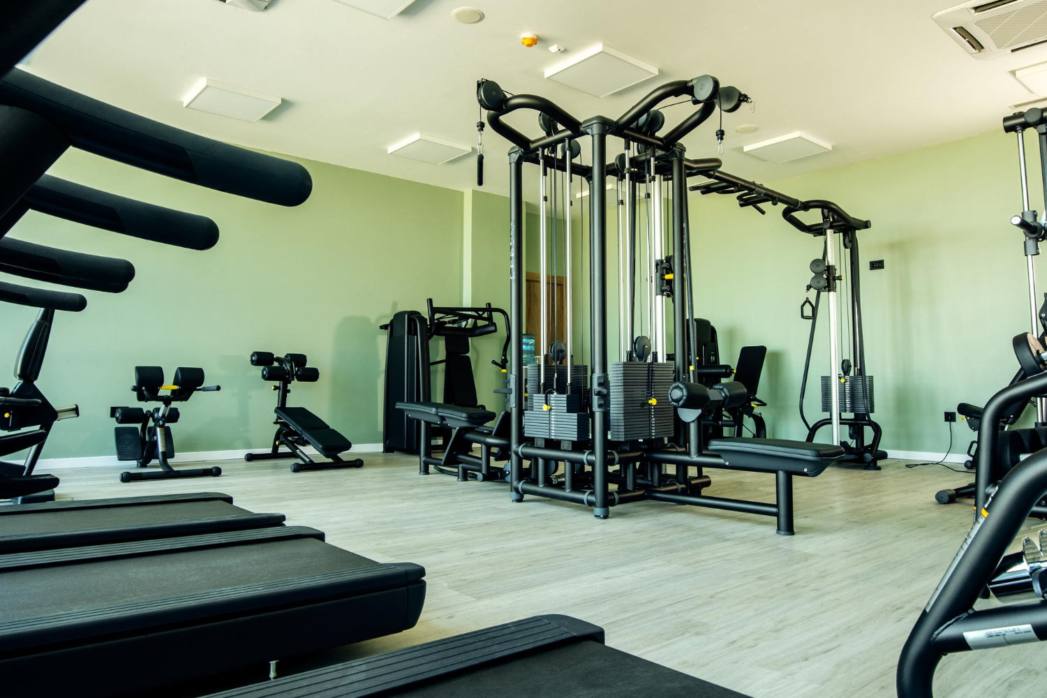 How Charlotte Gyms Use Functional Flooring in Small Studios – US ...